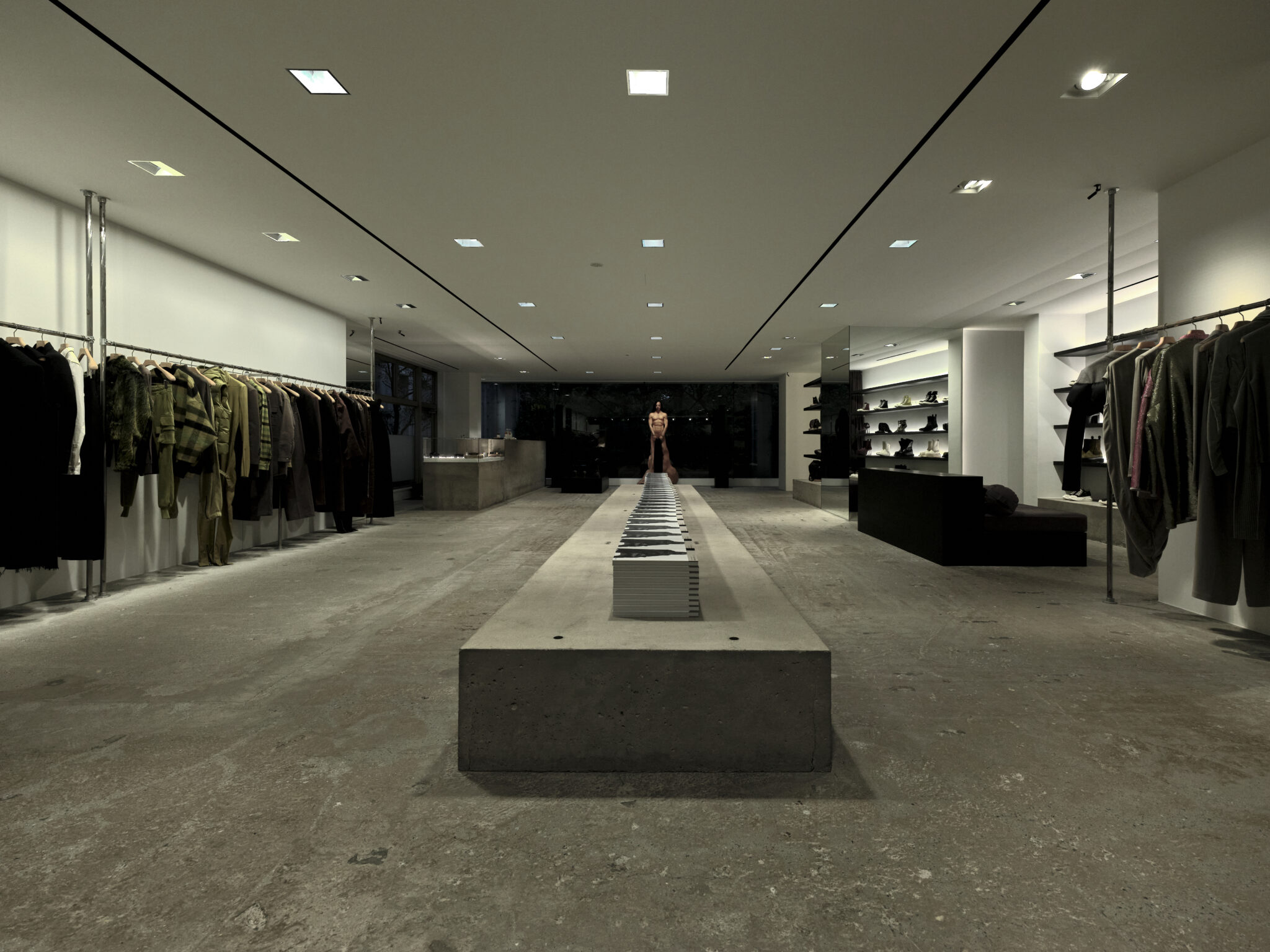 「MORE RICK OWENS PHOTOGRAPHED BY DANIELLE LEVITT」の発売を記念して、リック・オウエンスによる ...